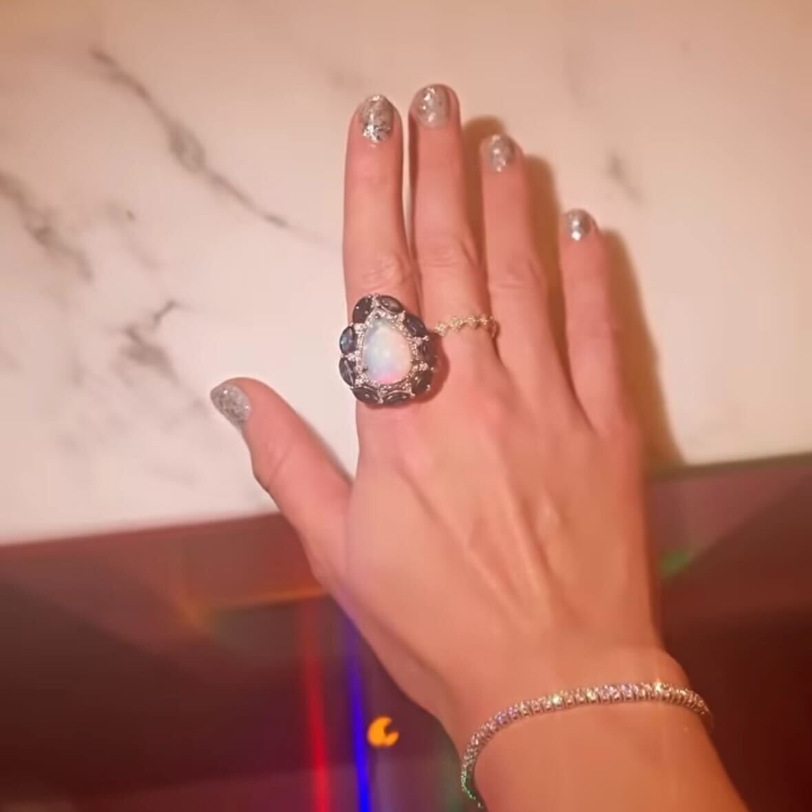 Is Taylor Swift Engaged? Let’s Talk About That Ring | The Engagement ... Is Taylor Swift Engaged? Let’s Talk About That Ring | The Engagement ...